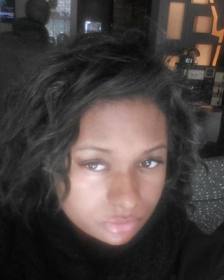 Beautiful 22-Year-Old Mom Symone Marshall Dies In Police Custody And No ...